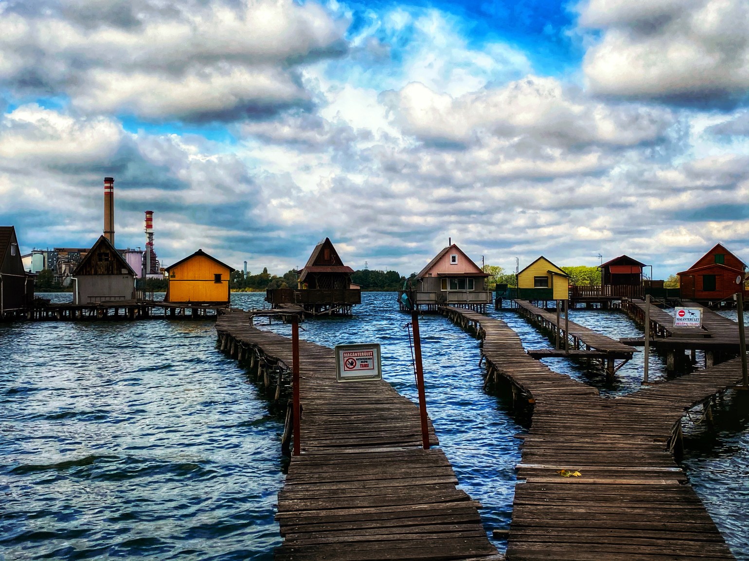 Hungary’s Floating Houses: Lake Bakodi